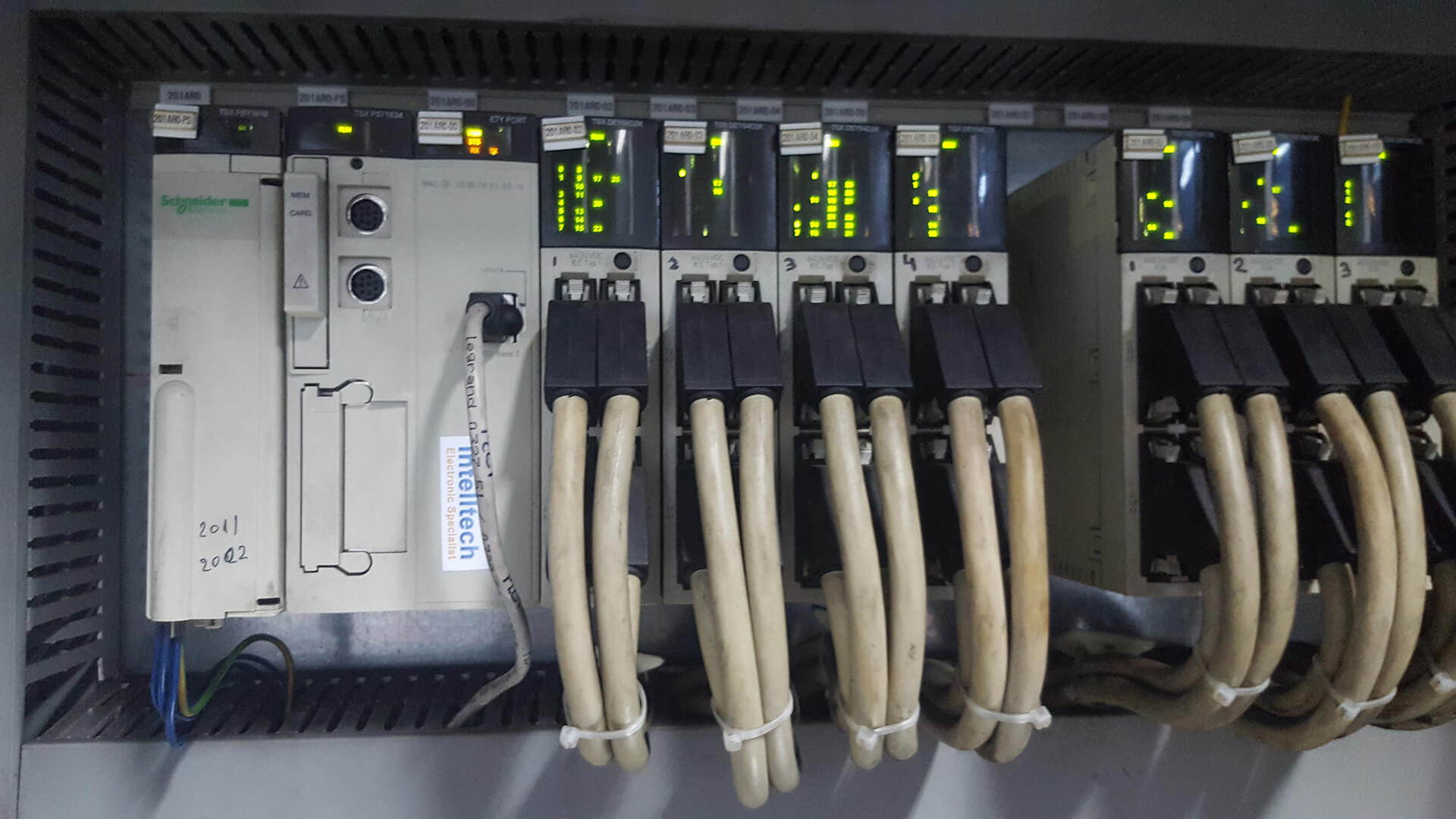 Reparatii PLC - Unitati de Comanda | Contactează-ne | EM MAX